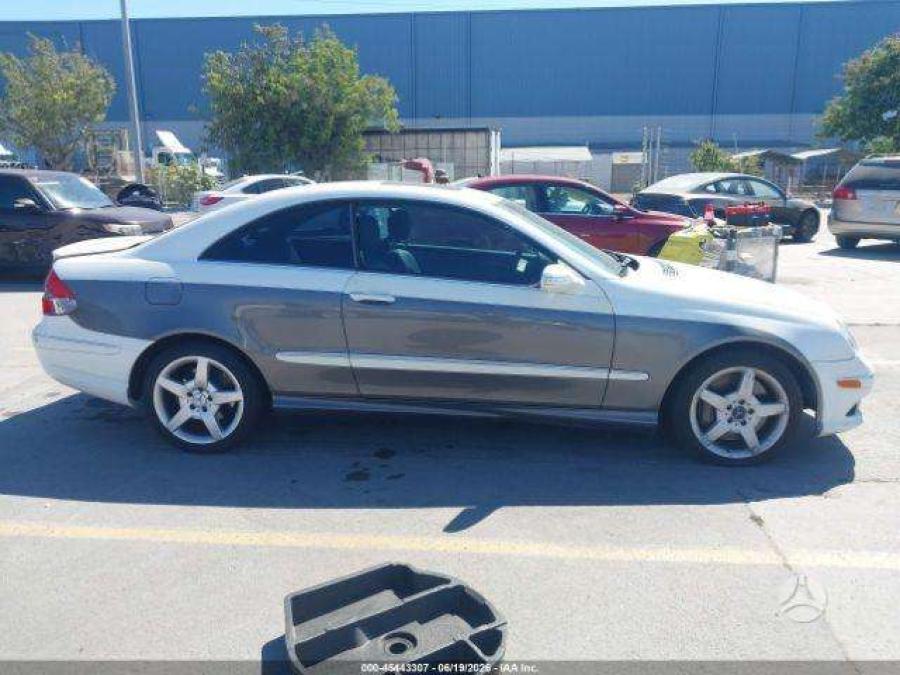 Pelēks Mercedes-Benz clk-500 2006 Klaipėda, ar dzinēja tilpumu 5.00 L un nobraukumu 186 tūkst. km par 2100 €, foto 15 vietnē AUTOMOTO.COM.LV