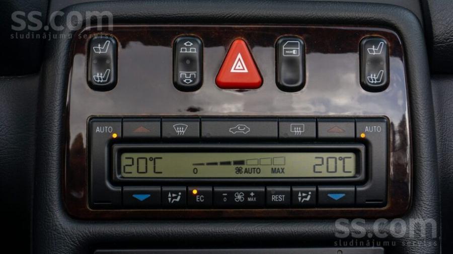 Melns Mercedes-Benz CLK-Class 2000 Rīga, ar dzinēja tilpumu 4.30 L un nobraukumu 77 tūkst. km par 19990 €, foto 19 vietnē AUTOMOTO.COM.LV