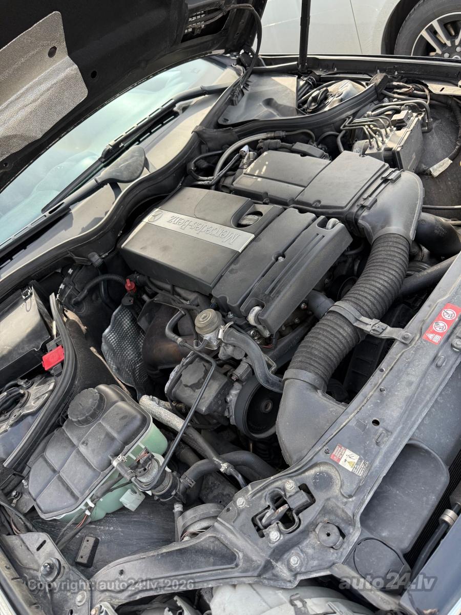 Melns Mercedes-Benz CLK-Class 2004 Tallina, ar dzinēja tilpumu 1.80 L un nobraukumu 265 tūkst. km par 6790 €, foto 8 vietnē AUTOMOTO.COM.LV