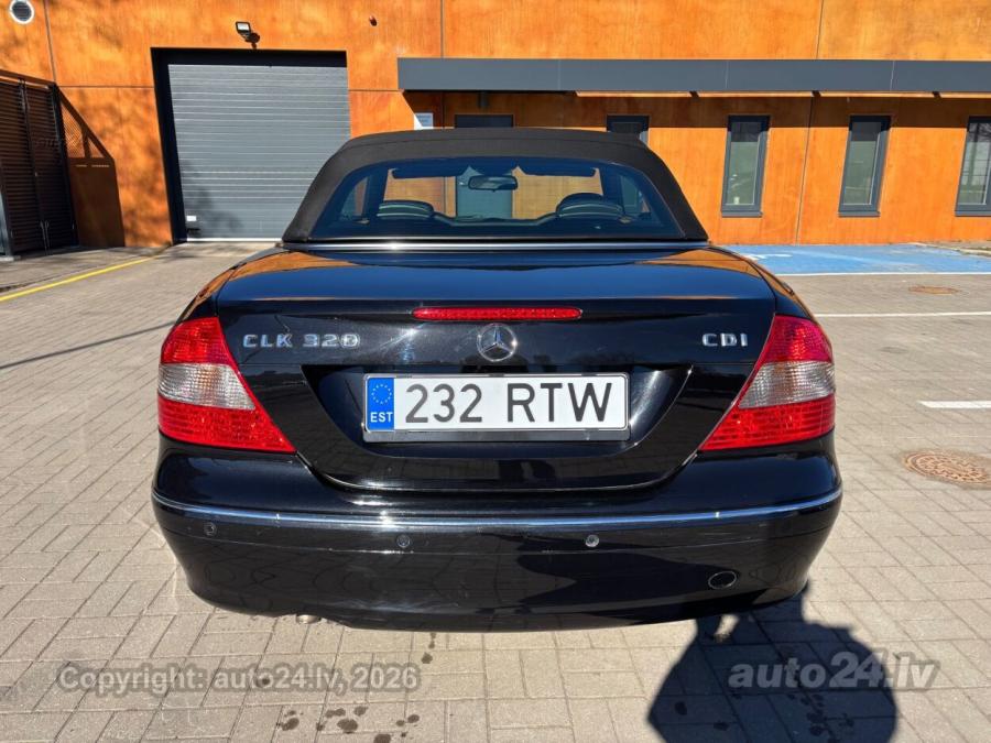 Melns Mercedes-Benz CLK-Class 2009 Tallina, ar dzinēja tilpumu 3.00 L un nobraukumu 257 tūkst. km par 9990 €, foto 5 vietnē AUTOMOTO.COM.LV