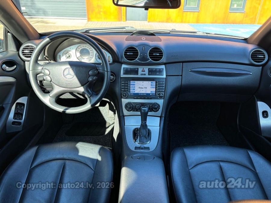 Melns Mercedes-Benz CLK-Class 2009 Tallina, ar dzinēja tilpumu 3.00 L un nobraukumu 257 tūkst. km par 9990 €, foto 17 vietnē AUTOMOTO.COM.LV