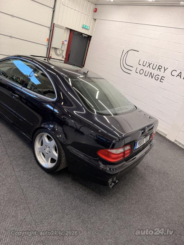 Melns Mercedes-Benz CLK-Class 1998 Tallina, ar dzinēja tilpumu 4.30 L un nobraukumu 191 tūkst. km par 6990 €, foto 3 vietnē AUTOMOTO.COM.LV