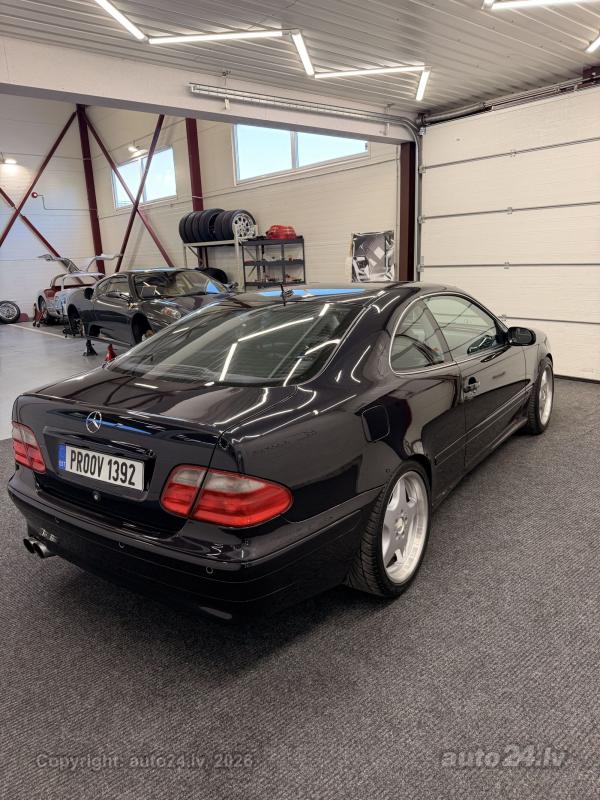 Melns Mercedes-Benz CLK-Class 1998 Tallina, ar dzinēja tilpumu 4.30 L un nobraukumu 191 tūkst. km par 6990 €, foto 5 vietnē AUTOMOTO.COM.LV