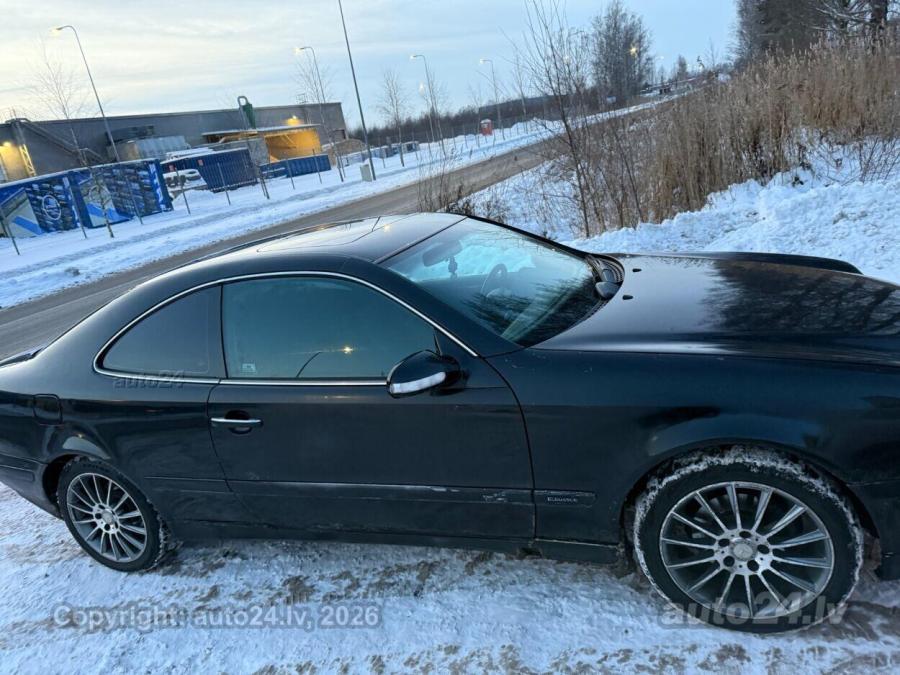 Black Mercedes-Benz CLK-Class 2000 in Tallinn, with an engine capacity of 2.30 L and mileage of 0 thousand km for 1900 €, photo 5 on AUTOMOTO.COM.LV