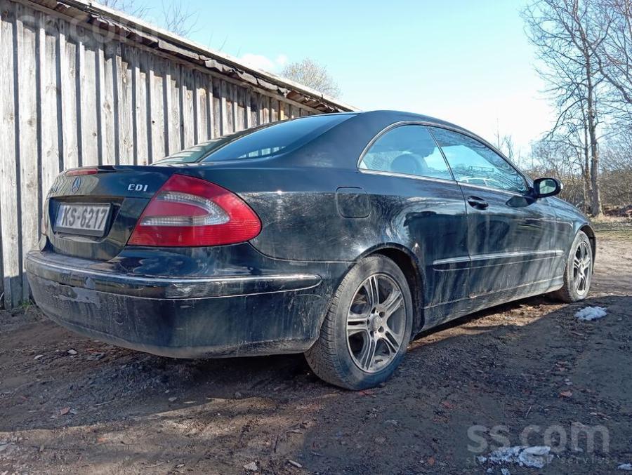 Black Mercedes-Benz CLK-Class 2004 in Madona, with an engine capacity of 2.70 L and mileage of 360 thousand km for 1250 €, photo 2 on AUTOMOTO.COM.LV
