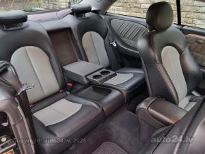 Melns Mercedes-Benz CLK-Class 2005 Tallina, ar dzinēja tilpumu 2.70 L un nobraukumu 200 tūkst. km par 7700 €, foto 3 vietnē AUTOMOTO.COM.LV