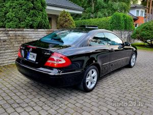 Melns Mercedes-Benz CLK-Class 2005 Tallina, ar dzinēja tilpumu 2.70 L un nobraukumu 200 tūkst. km par 7700 €, foto 4 vietnē AUTOMOTO.COM.LV