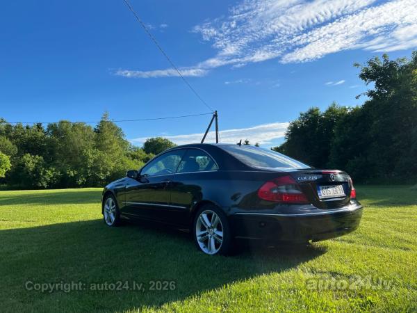 Black Mercedes-Benz CLK-Class 2007 in Tallinn, with an engine capacity of 2.10 L and mileage of 309 thousand km for 4900 €, photo 2 on AUTOMOTO.COM.LV