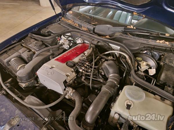 Zils Mercedes-Benz CLK-Class 2001 Tallina, ar dzinēja tilpumu 2.30 L un nobraukumu 236 tūkst. km par 4500 €, foto 5 vietnē AUTOMOTO.COM.LV