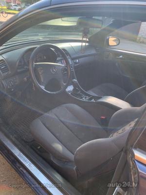 Zils Mercedes-Benz CLK-Class 1999 Keila, ar dzinēja tilpumu 2.00 L un nobraukumu 300 tūkst. km par 1600 €, foto 12 vietnē AUTOMOTO.COM.LV