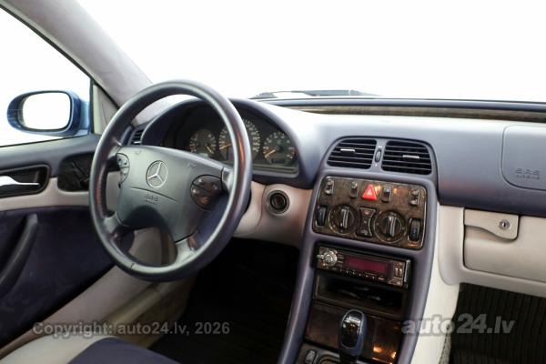 Blue Mercedes-Benz CLK-Class 2001 in Tallinn, with an engine capacity of 2.00 L and mileage of 259 thousand km for 1199 €, photo 6 on AUTOMOTO.COM.LV