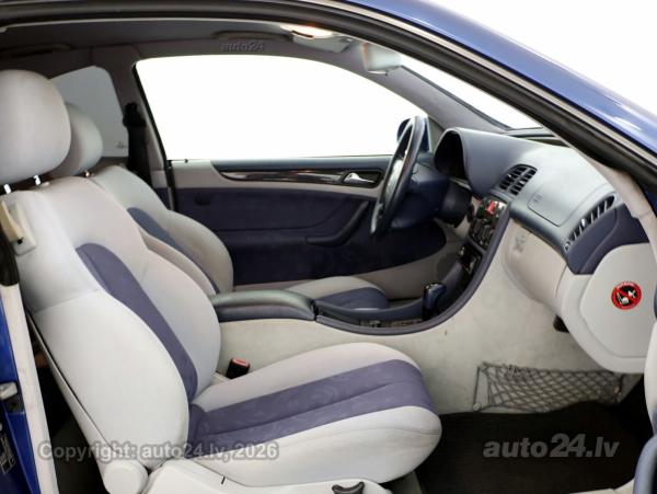 Blue Mercedes-Benz CLK-Class 2001 in Tallinn, with an engine capacity of 2.00 L and mileage of 259 thousand km for 1199 €, photo 7 on AUTOMOTO.COM.LV