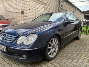 Zils Mercedes-Benz CLK-Class 2004 Rīga, ar dzinēja tilpumu 2.70 L un nobraukumu 337 tūkst. km par 3000 €, foto 5 vietnē AUTOMOTO.COM.LV