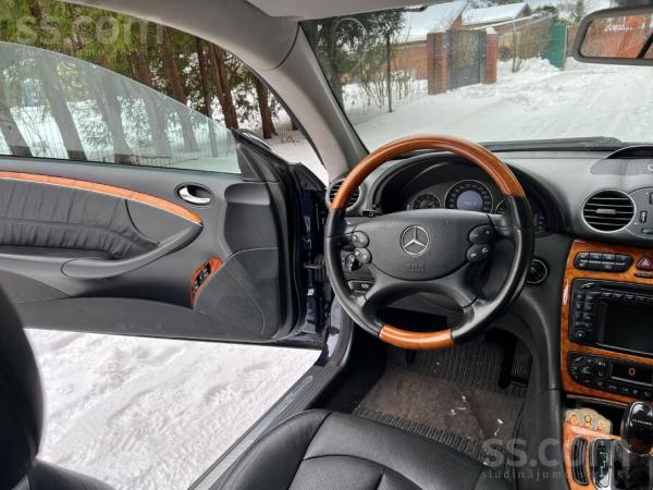 Zils Mercedes-Benz CLK-Class 2004 Rīga, ar dzinēja tilpumu 2.70 L un nobraukumu 337 tūkst. km par 3000 €, foto 7 vietnē AUTOMOTO.COM.LV