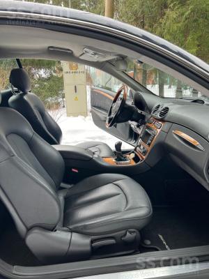 Zils Mercedes-Benz CLK-Class 2004 Rīga, ar dzinēja tilpumu 2.70 L un nobraukumu 337 tūkst. km par 3000 €, foto 12 vietnē AUTOMOTO.COM.LV