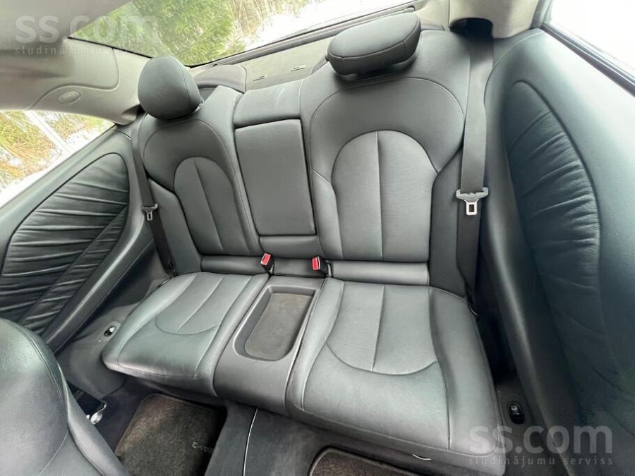 Zils Mercedes-Benz CLK-Class 2004 Rīga, ar dzinēja tilpumu 2.70 L un nobraukumu 337 tūkst. km par 3000 €, foto 13 vietnē AUTOMOTO.COM.LV
