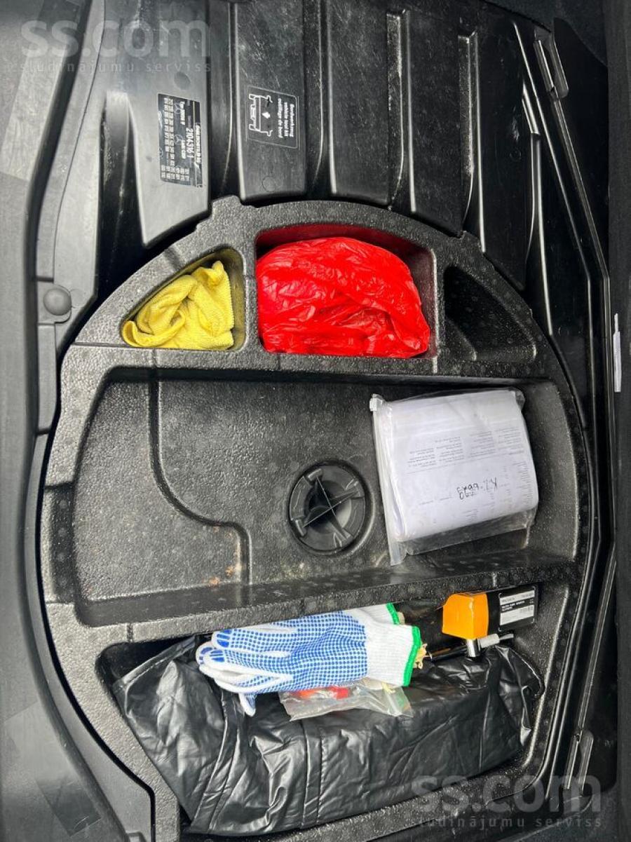 Zils Mercedes-Benz CLK-Class 2004 Rīga, ar dzinēja tilpumu 2.70 L un nobraukumu 337 tūkst. km par 3000 €, foto 15 vietnē AUTOMOTO.COM.LV