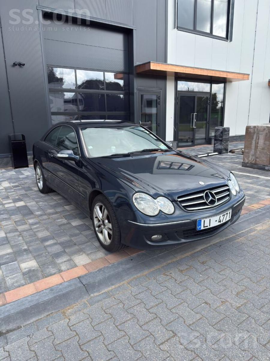 Blue Mercedes-Benz CLK-Class 2005 in Riga, with an engine capacity of 2.20 L and mileage of 306 thousand km for 3750 €, photo 3 on AUTOMOTO.COM.LV