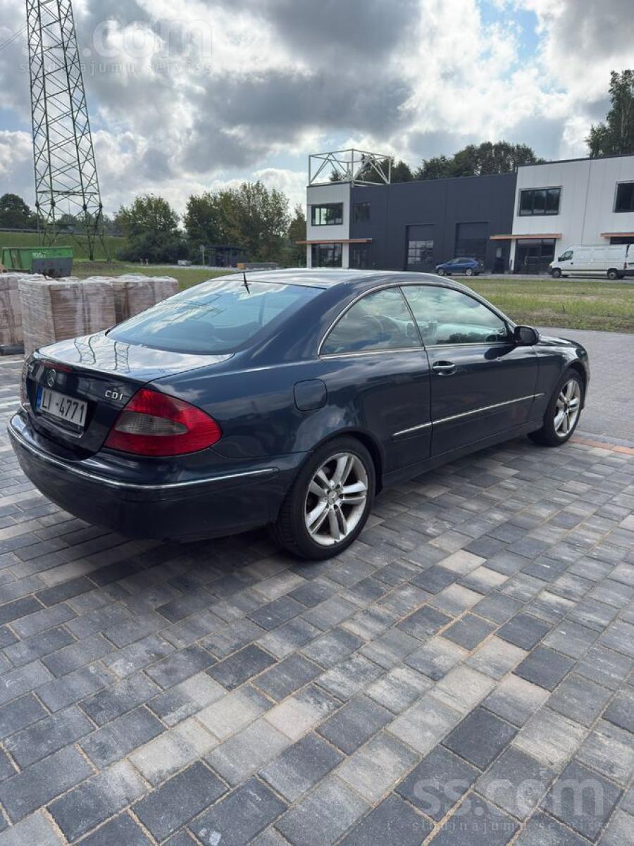 Blue Mercedes-Benz CLK-Class 2005 in Riga, with an engine capacity of 2.20 L and mileage of 306 thousand km for 3750 €, photo 4 on AUTOMOTO.COM.LV