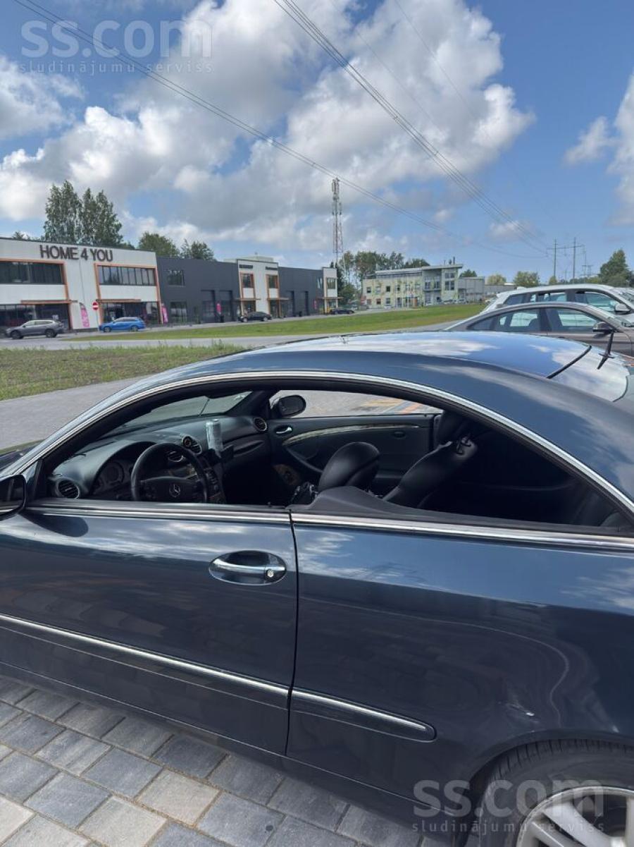 Blue Mercedes-Benz CLK-Class 2005 in Riga, with an engine capacity of 2.20 L and mileage of 306 thousand km for 3750 €, photo 6 on AUTOMOTO.COM.LV