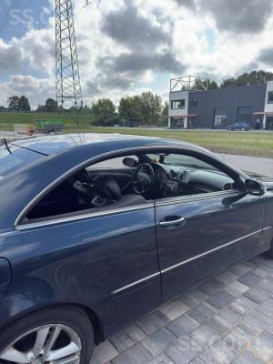 Blue Mercedes-Benz CLK-Class 2005 in Riga, with an engine capacity of 2.20 L and mileage of 306 thousand km for 3750 €, photo 7 on AUTOMOTO.COM.LV