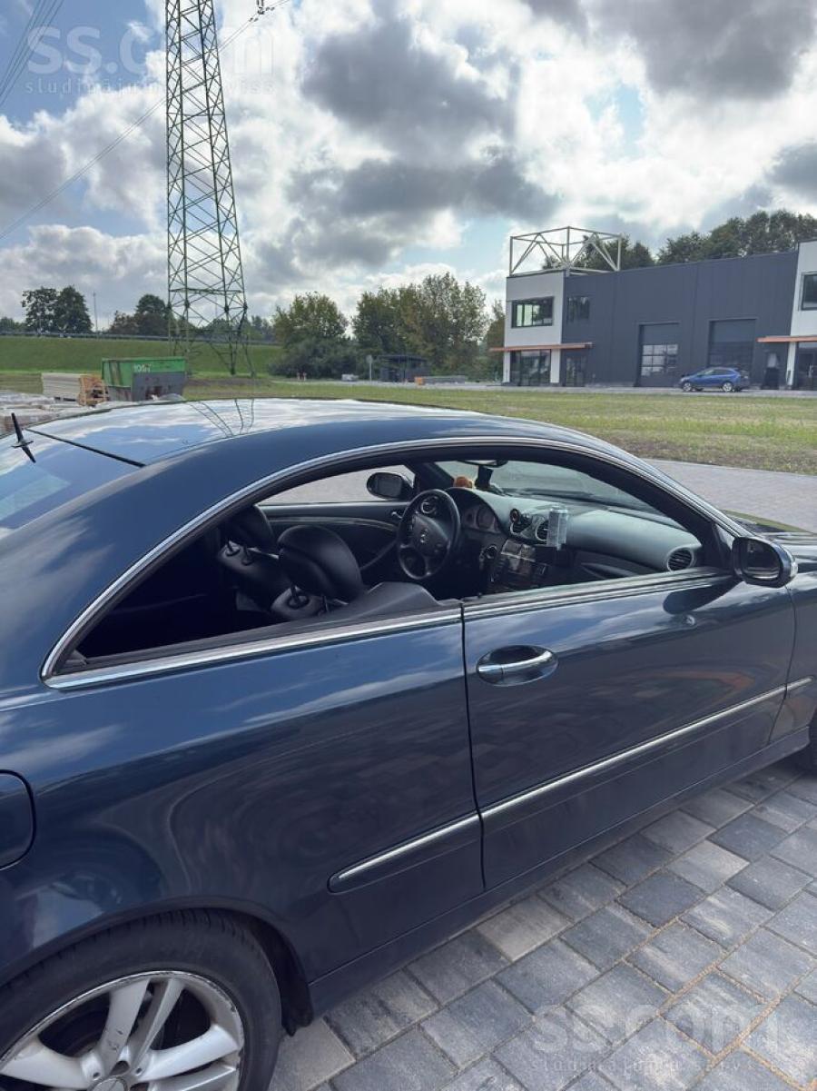 Blue Mercedes-Benz CLK-Class 2005 in Riga, with an engine capacity of 2.20 L and mileage of 306 thousand km for 3750 €, photo 7 on AUTOMOTO.COM.LV