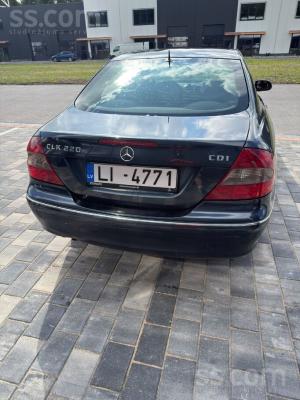 Blue Mercedes-Benz CLK-Class 2005 in Riga, with an engine capacity of 2.20 L and mileage of 306 thousand km for 3750 €, photo 8 on AUTOMOTO.COM.LV
