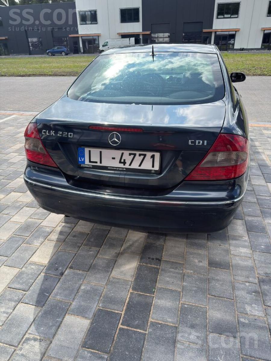 Blue Mercedes-Benz CLK-Class 2005 in Riga, with an engine capacity of 2.20 L and mileage of 306 thousand km for 3750 €, photo 8 on AUTOMOTO.COM.LV