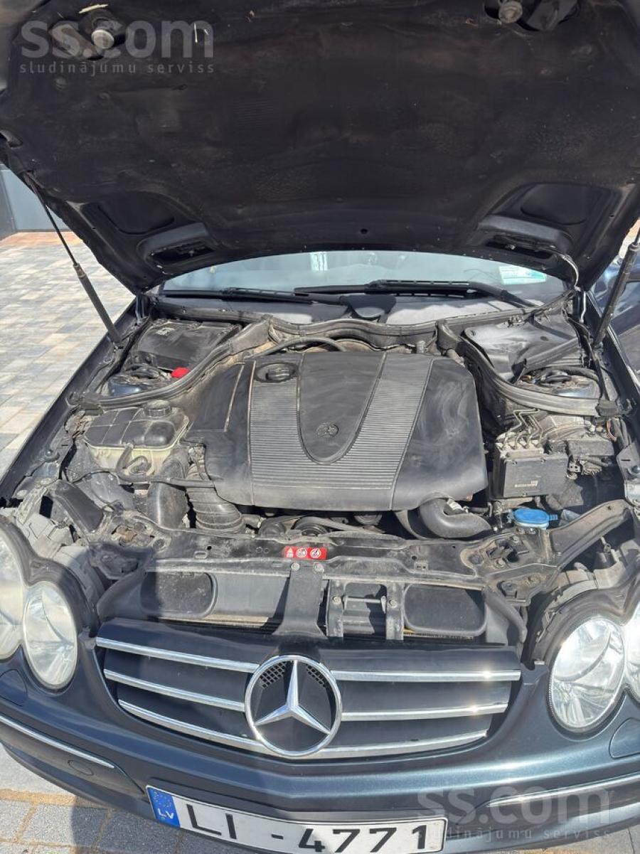 Blue Mercedes-Benz CLK-Class 2005 in Riga, with an engine capacity of 2.20 L and mileage of 306 thousand km for 3750 €, photo 9 on AUTOMOTO.COM.LV