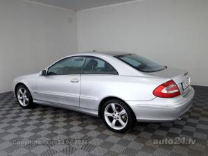 Pelēks Mercedes-Benz CLK-Class 2002 Tallina, ar dzinēja tilpumu 3.20 L un nobraukumu 279 tūkst. km par 1999 €, foto 5 vietnē AUTOMOTO.COM.LV