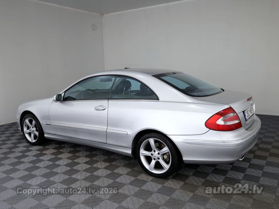 Pelēks Mercedes-Benz CLK-Class 2002 Tallina, ar dzinēja tilpumu 3.20 L un nobraukumu 279 tūkst. km par 1999 €, foto 5 vietnē AUTOMOTO.COM.LV