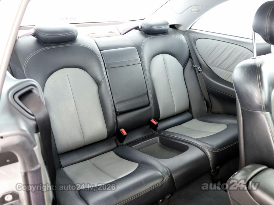 Pelēks Mercedes-Benz CLK-Class 2002 Tallina, ar dzinēja tilpumu 3.20 L un nobraukumu 279 tūkst. km par 1999 €, foto 8 vietnē AUTOMOTO.COM.LV