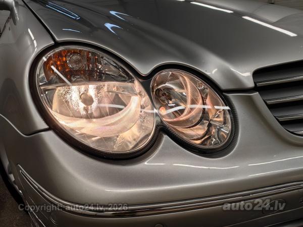 Mercedes-Benz CLK-Class 2002 Viljandi vietnē Pelēks Mercedes-Benz CLK-Class 2002 Viljandi, ar dzinēja tilpumu 2.60 L un nobraukumu 189 tūkst. km par 3590 €, foto 3 vietnē AUTOMOTO.COM.LV