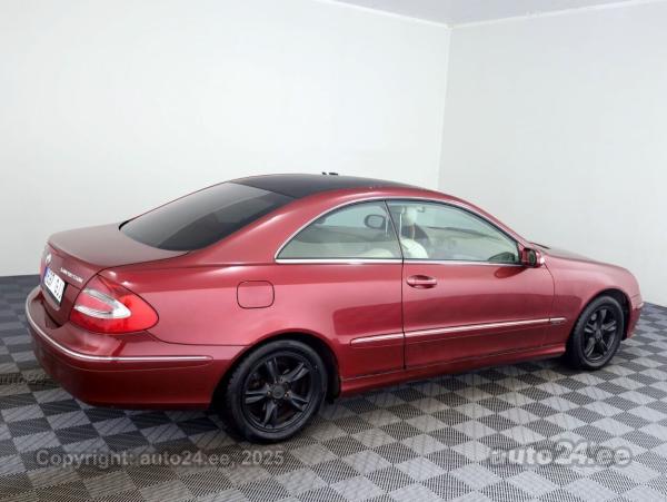 Red Mercedes-Benz CLK-Class 2003 in Tallinn, with an engine capacity of 1.80 L and mileage of 232 thousand km for 1599 €, photo 3 on AUTOMOTO.COM.LV