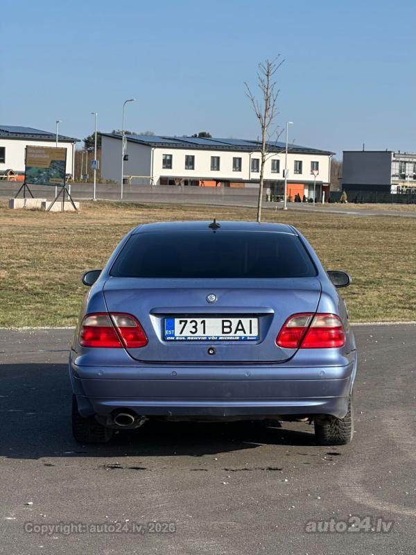 Violets Mercedes-Benz CLK-Class 2000 Tallina, ar dzinēja tilpumu 3.20 L un nobraukumu 302 tūkst. km par 1500 €, foto 4 vietnē AUTOMOTO.COM.LV
