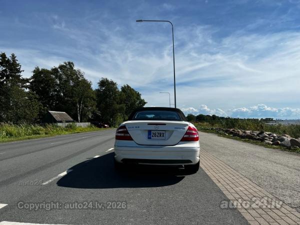 Balts Mercedes-Benz CLK-Class 2006 Tallina, ar dzinēja tilpumu 5.50 L un nobraukumu 176 tūkst. km par 15000 €, foto 5 vietnē AUTOMOTO.COM.LV
