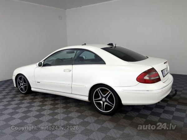 White Mercedes-Benz CLK-Class 2003 in Tallinn, with an engine capacity of 2.70 L and mileage of 334 thousand km for 1599 €, photo 4 on AUTOMOTO.COM.LV