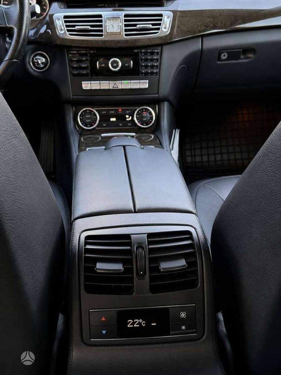 Pelēks Mercedes-Benz CLS 220 2012 Klaipėda, ar dzinēja tilpumu 2.20 L un nobraukumu 279 tūkst. km par 10650 €, foto 14 vietnē AUTOMOTO.COM.LV