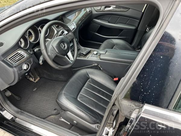 Melns Mercedes-Benz CLS 250 2012 Rēzekne, ar dzinēja tilpumu 2.10 L un nobraukumu 365 tūkst. km par 12990 €, foto 3 vietnē AUTOMOTO.COM.LV