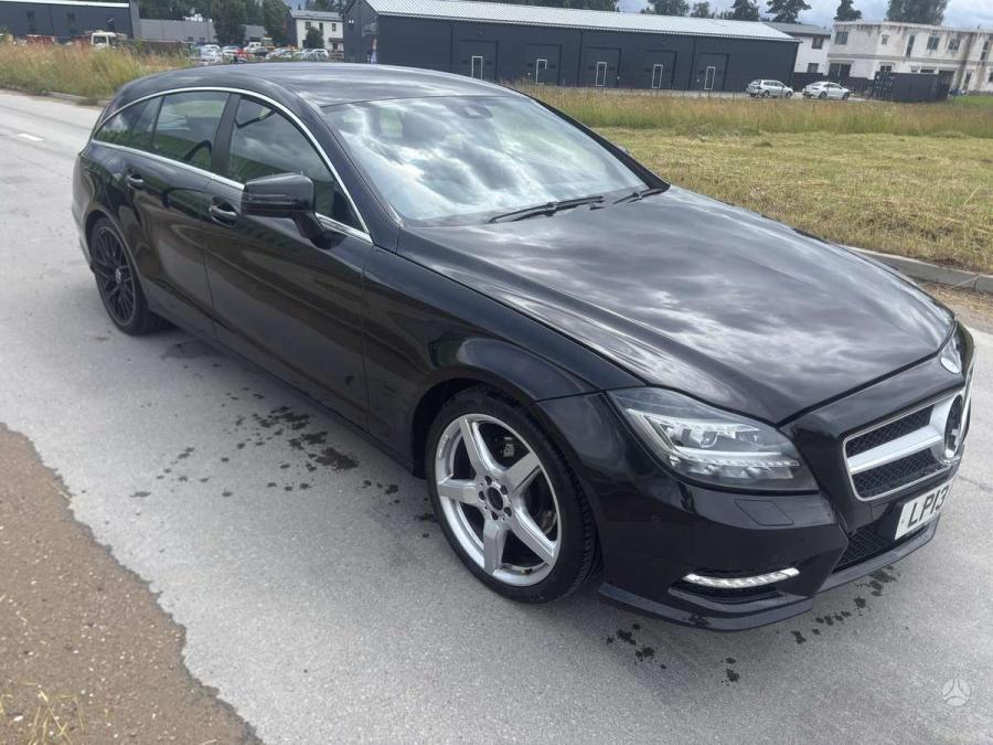 Black Mercedes-Benz CLS 250 2013 in Vilnius, with an engine capacity of 2.14 L and mileage of 177 thousand km for 4500 €, photo 3 on AUTOMOTO.COM.LV