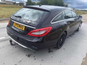 Black Mercedes-Benz CLS 250 2013 in Vilnius, with an engine capacity of 2.14 L and mileage of 177 thousand km for 4500 €, photo 4 on AUTOMOTO.COM.LV