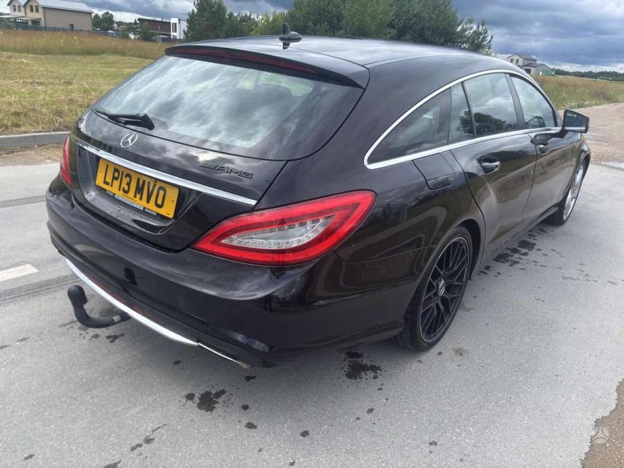 Black Mercedes-Benz CLS 250 2013 in Vilnius, with an engine capacity of 2.14 L and mileage of 177 thousand km for 4500 €, photo 4 on AUTOMOTO.COM.LV