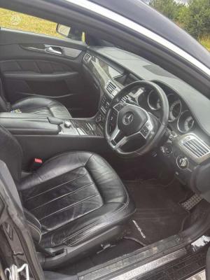 Black Mercedes-Benz CLS 250 2013 in Vilnius, with an engine capacity of 2.14 L and mileage of 177 thousand km for 4500 €, photo 6 on AUTOMOTO.COM.LV