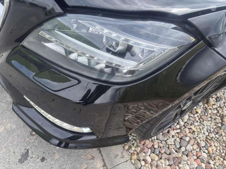 Black Mercedes-Benz CLS 250 2013 in Vilnius, with an engine capacity of 2.14 L and mileage of 177 thousand km for 4500 €, photo 7 on AUTOMOTO.COM.LV