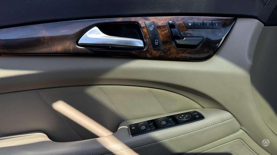 Melns Mercedes-Benz CLS 250 2013 Marijampole, ar dzinēja tilpumu 2.14 L un nobraukumu 276 tūkst. km par 12700 €, foto 25 vietnē AUTOMOTO.COM.LV