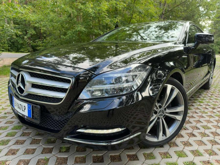Black Mercedes-Benz CLS 250 2014 in Vilnius, with an engine capacity of 2.14 L and mileage of 320 thousand km for 10900 €, photo 1 on AUTOMOTO.COM.LV