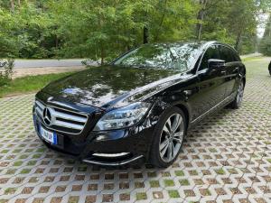 Black Mercedes-Benz CLS 250 2014 in Vilnius, with an engine capacity of 2.14 L and mileage of 320 thousand km for 10900 €, photo 4 on AUTOMOTO.COM.LV