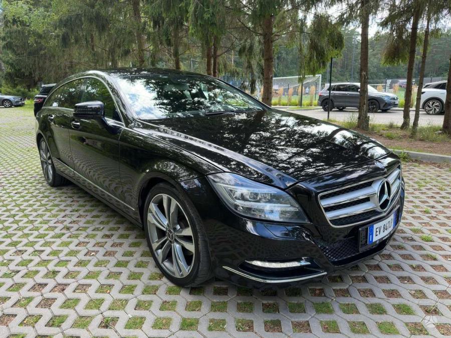 Black Mercedes-Benz CLS 250 2014 in Vilnius, with an engine capacity of 2.14 L and mileage of 320 thousand km for 10900 €, photo 12 on AUTOMOTO.COM.LV