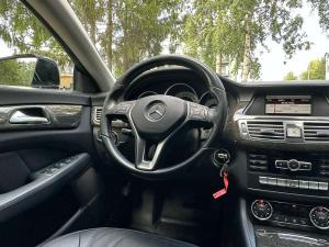 Black Mercedes-Benz CLS 250 2014 in Vilnius, with an engine capacity of 2.14 L and mileage of 320 thousand km for 10900 €, photo 17 on AUTOMOTO.COM.LV