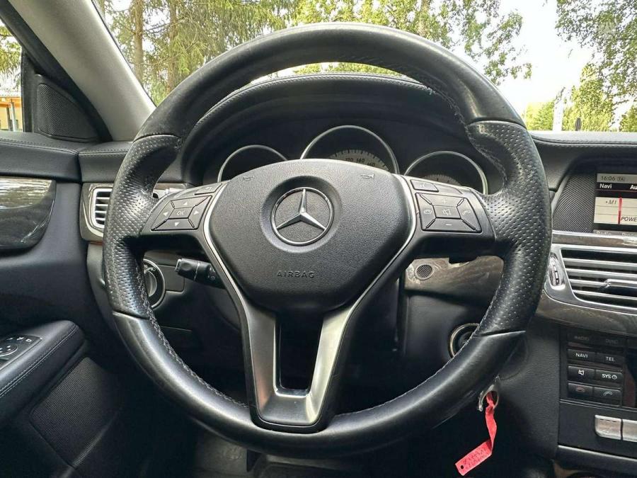 Black Mercedes-Benz CLS 250 2014 in Vilnius, with an engine capacity of 2.14 L and mileage of 320 thousand km for 10900 €, photo 18 on AUTOMOTO.COM.LV